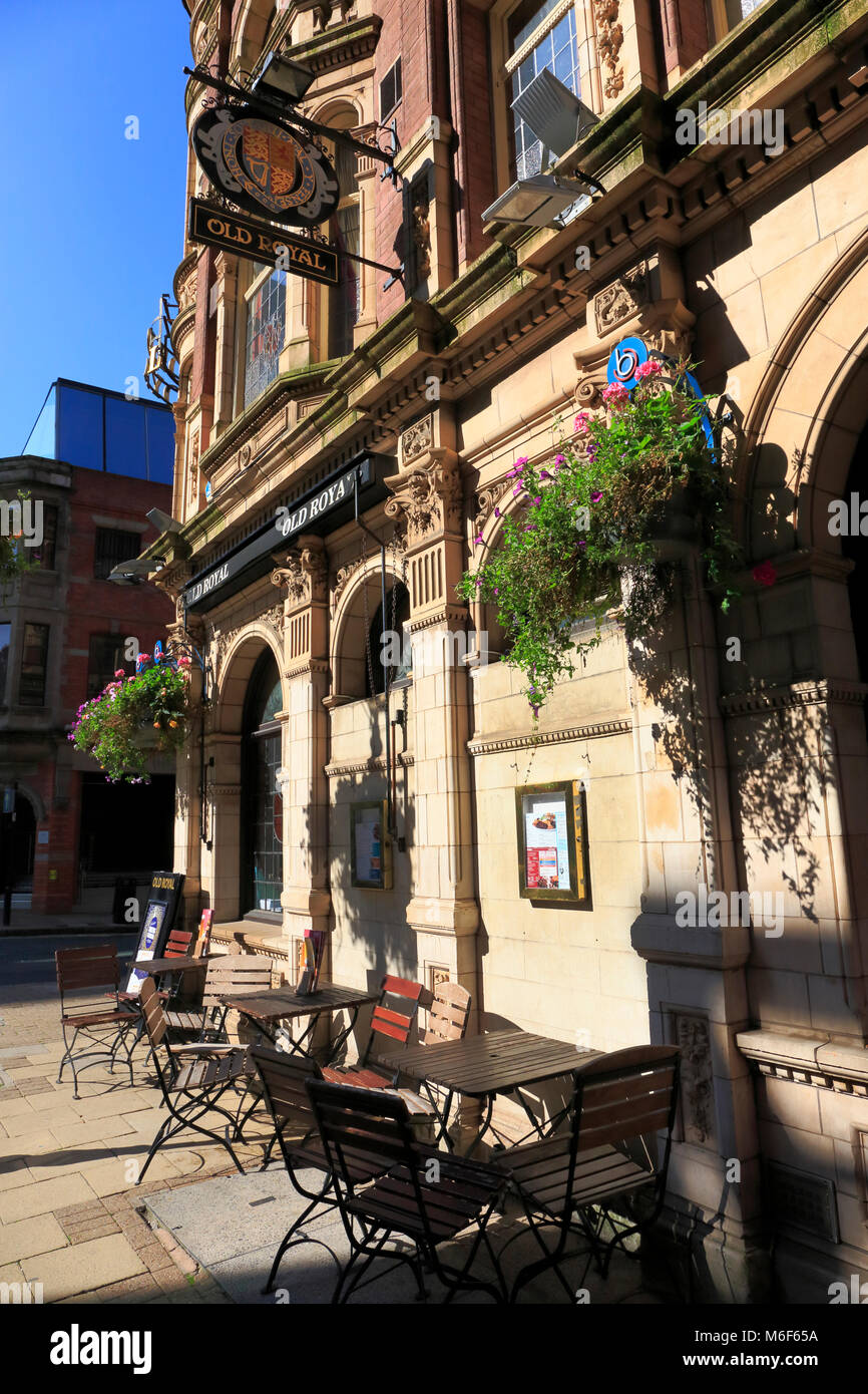 The old royal pub hi-res stock photography and images - Alamy