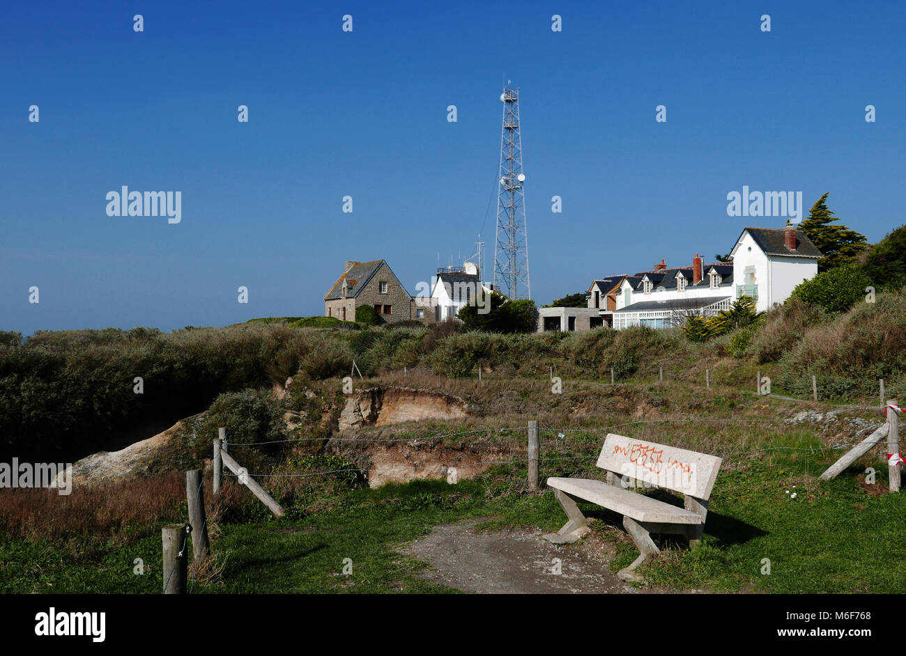 Piriac-sur-Mer, coastal path, Semaphore of the Pointe du Castelli ...