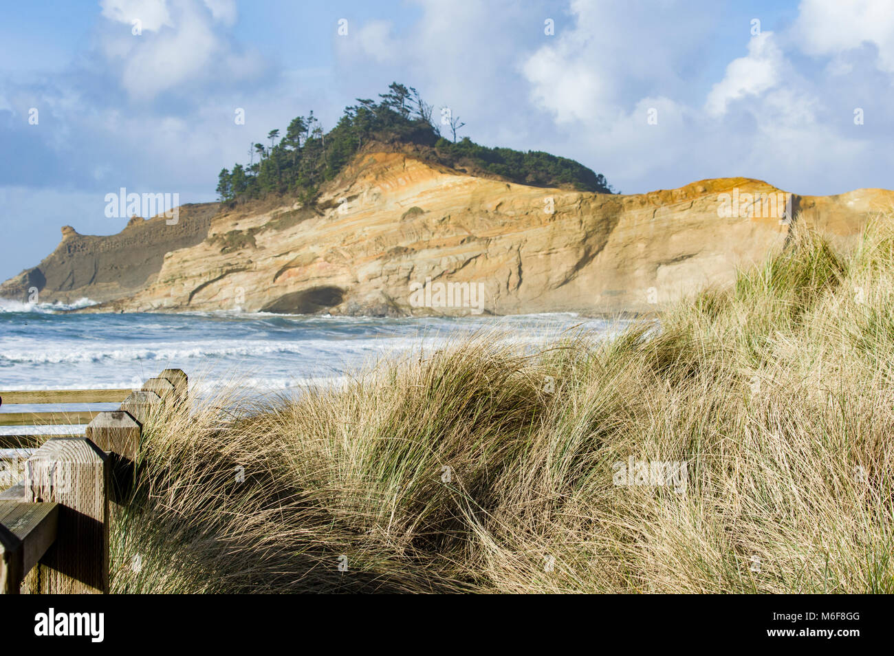 Cape kiwanda hi-res stock photography and images - Alamy