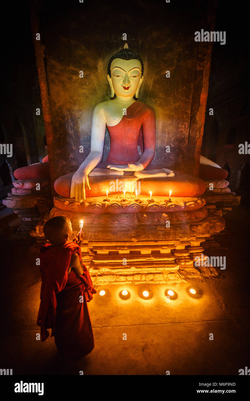 Buddhist monk teaching temple hi-res stock photography and images - Alamy