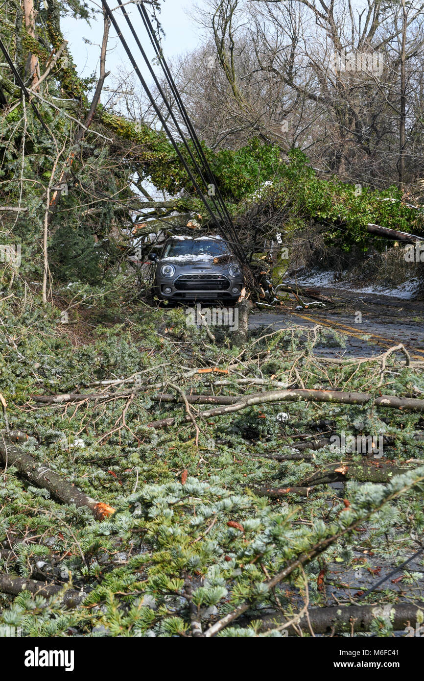 Weather lines hi-res stock photography and images - Alamy