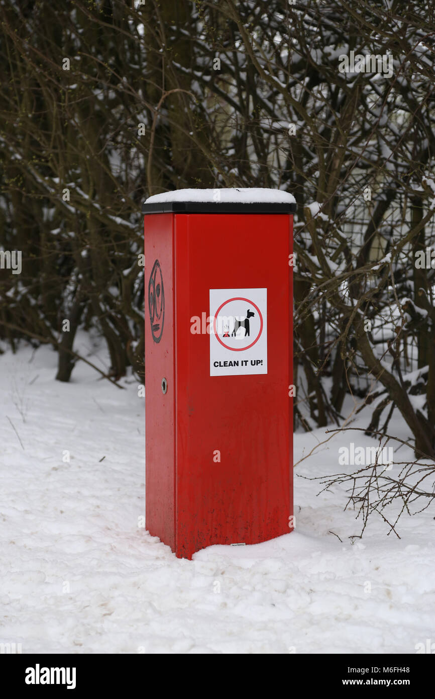 Dog poo bins hi-res stock photography and images - Alamy