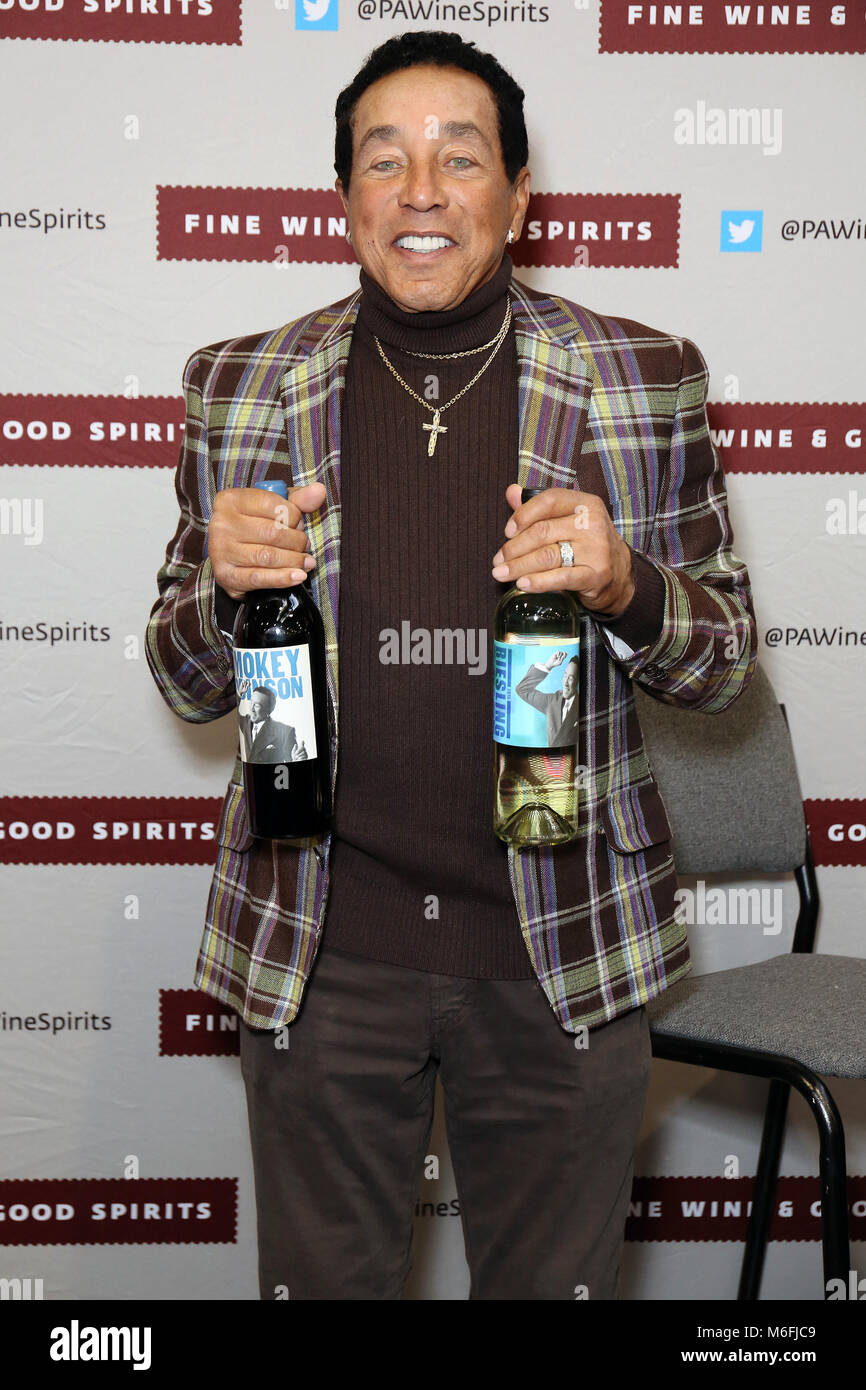 Smokey robinson and the miracles hi-res stock photography and images ...