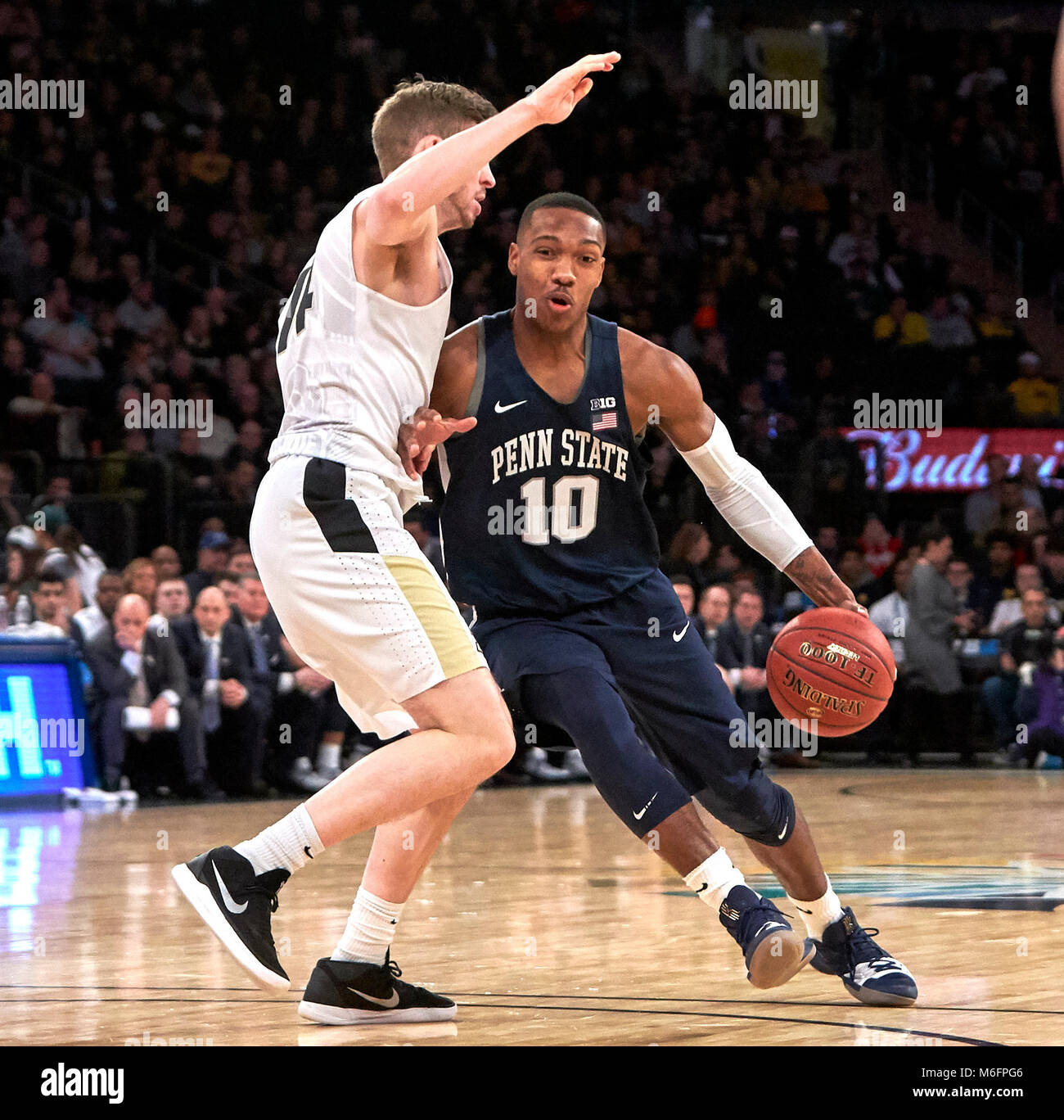 Purdue boilermakers guard ryan cline 14 hi-res stock photography and ...