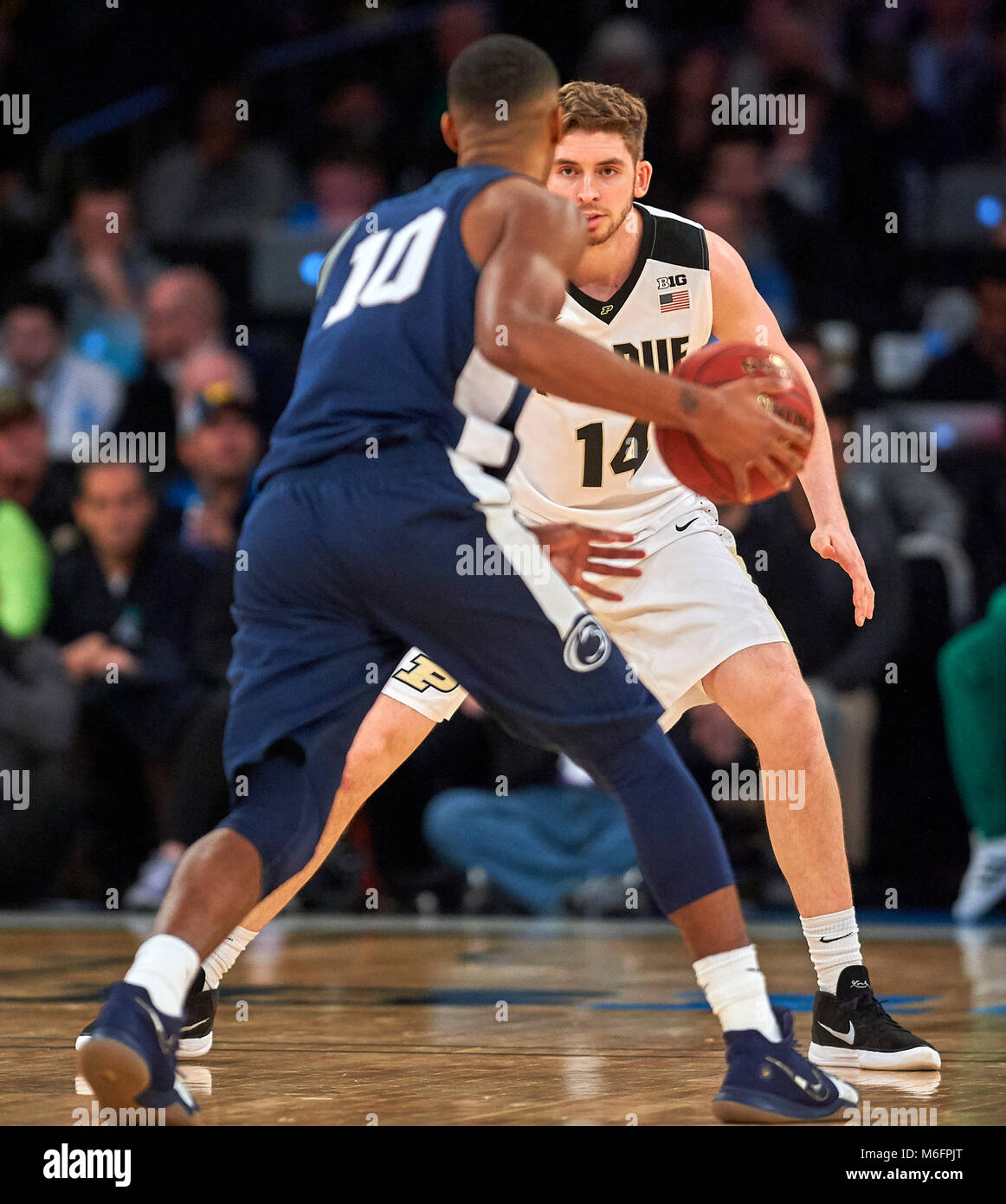 Purdue boilermakers guard ryan cline 14 hi-res stock photography and ...