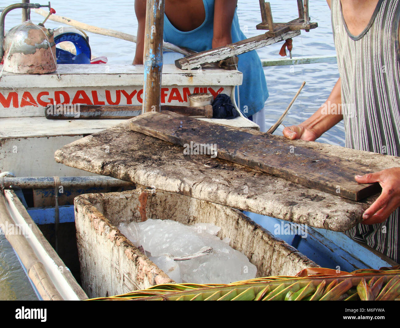 Artisanal tuna fisheries in the philippines hi-res stock photography ...