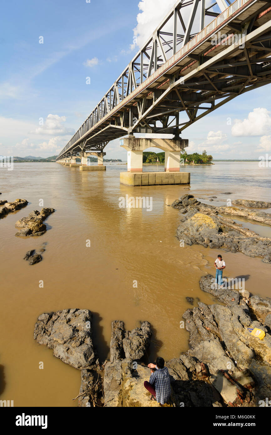 Thanlwin bridge hi-res stock photography and images - Alamy