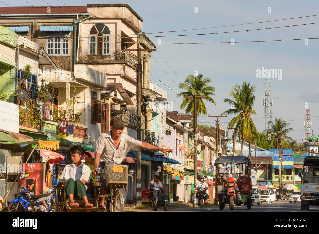 Mawlamyine (Mawlamyaing, Moulmein): road in Old Town, rickshaw, , Mon ...