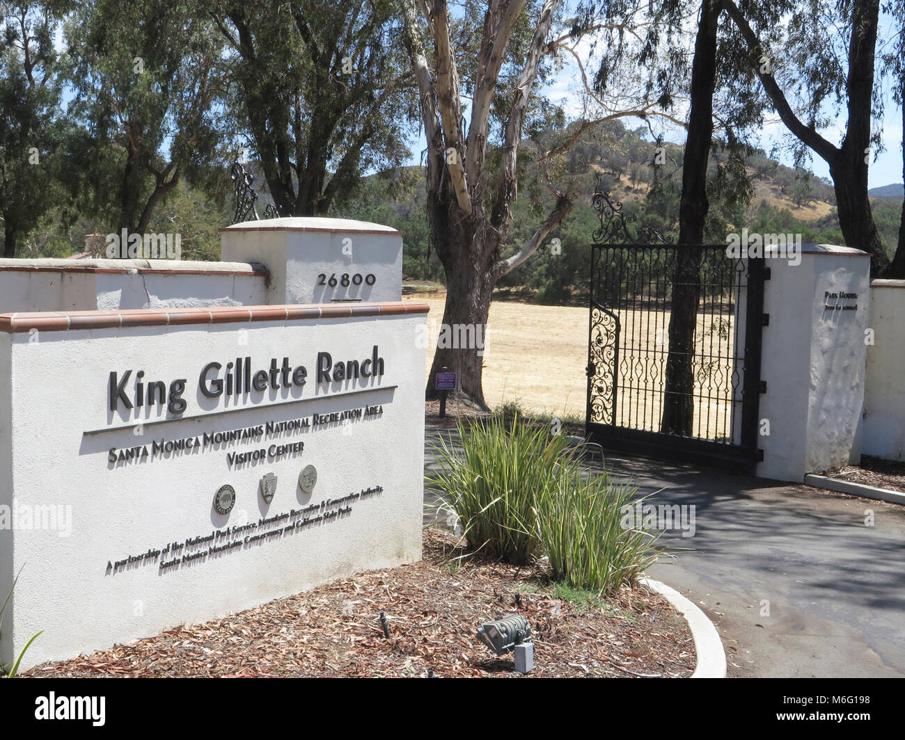 Drive into King Gillette Ranch. As you turn onto Mulholland Highway ...