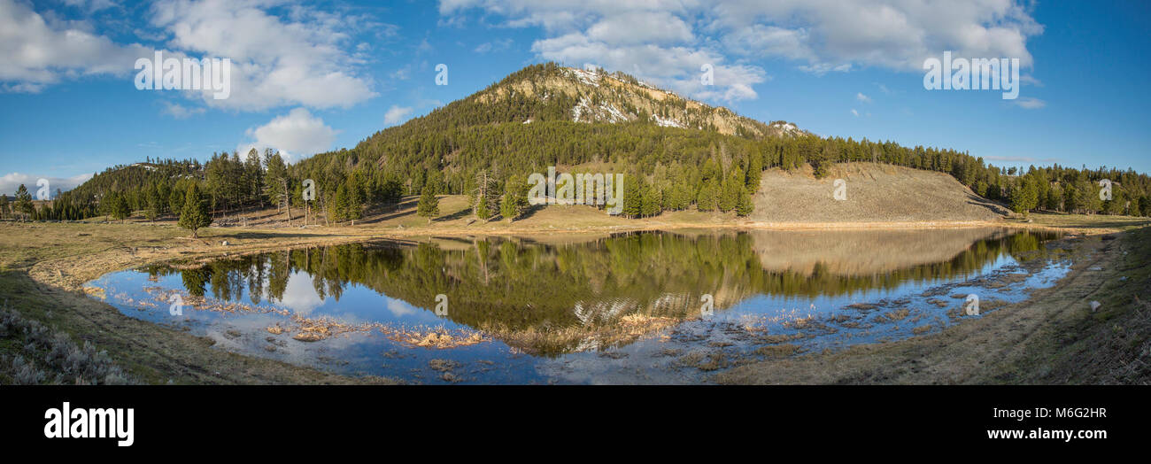Floating Island Lake Stock Photo - Alamy