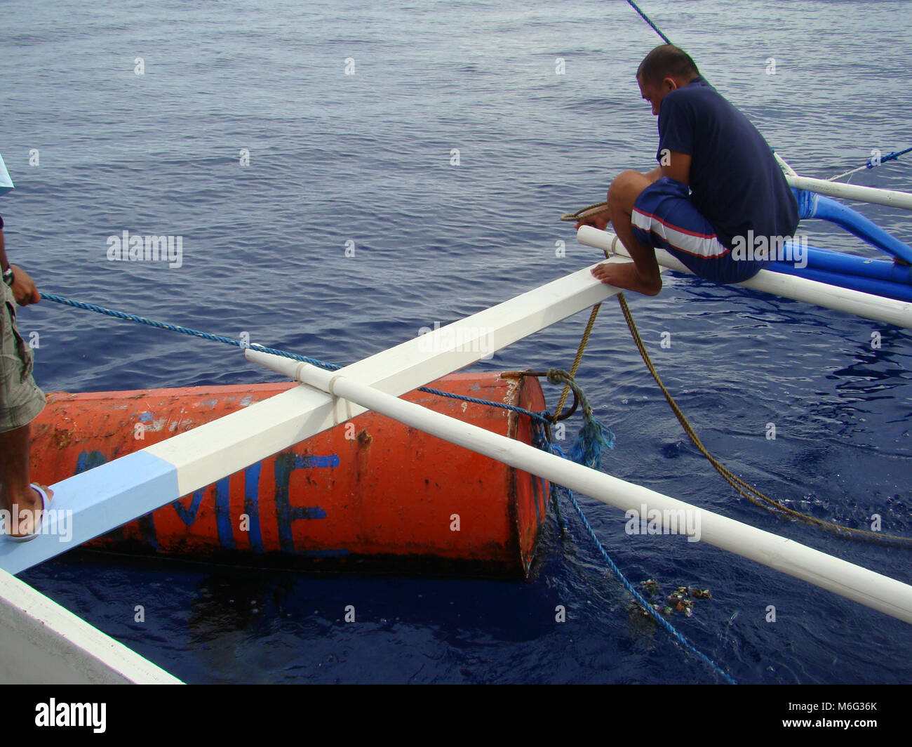 FADs (payaos) used by the artisanal handline fishery for yellowfin tuna ...