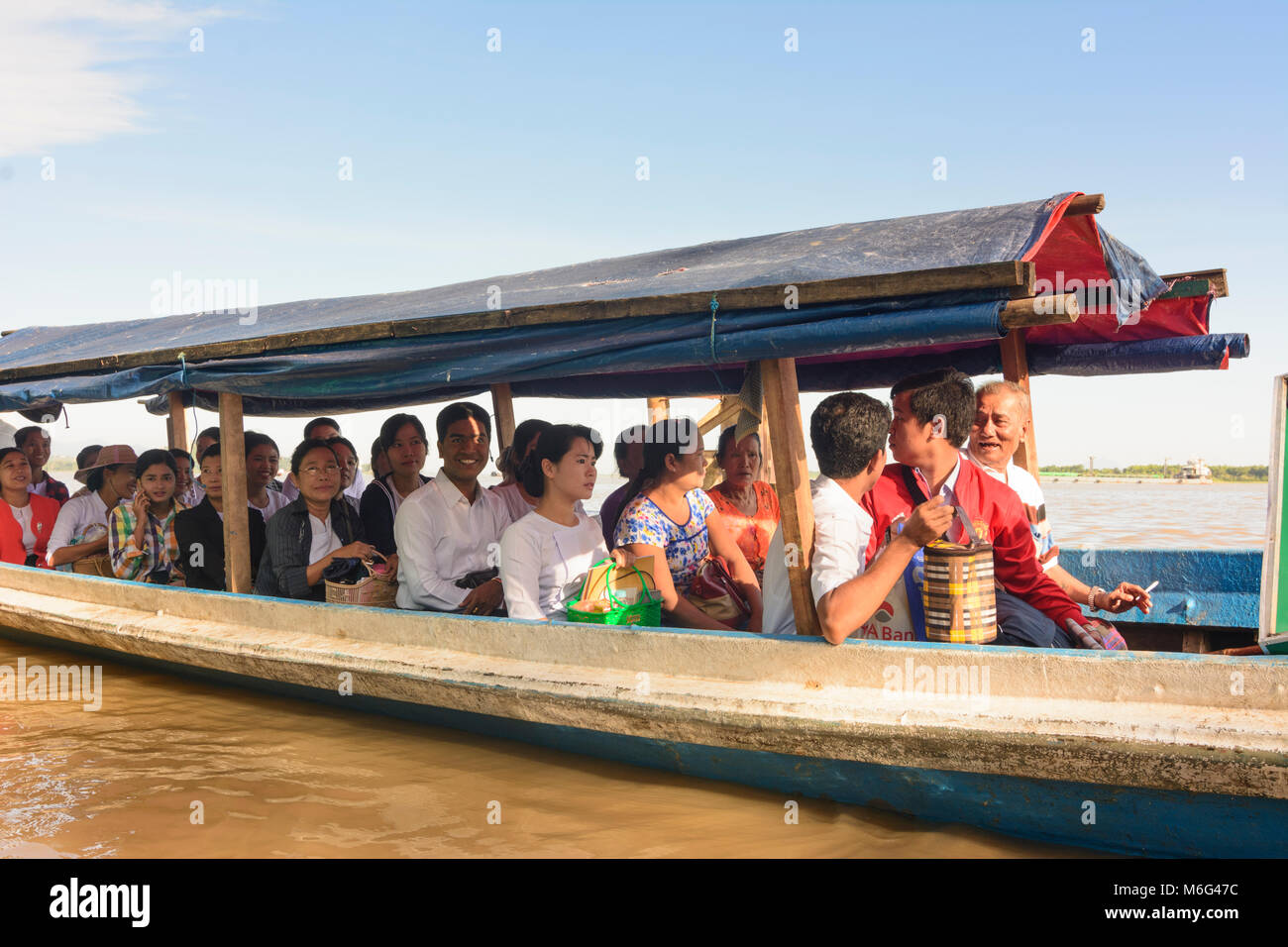 Mawlamyine (Mawlamyaing, Moulmein): ferry boat, Thanlwin (Salween ...
