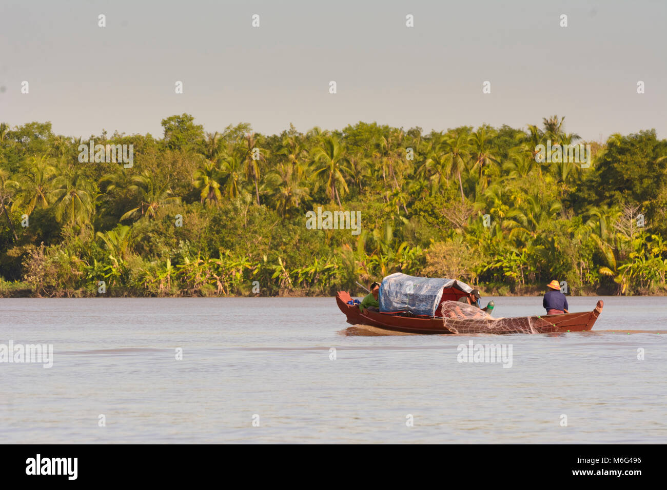 Mawlamyine (Mawlamyaing, Moulmein): fisher boat, Thanlwin (Salween ...