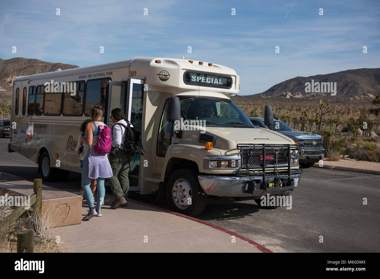 Roadrunner bus hi-res stock photography and images - Alamy
