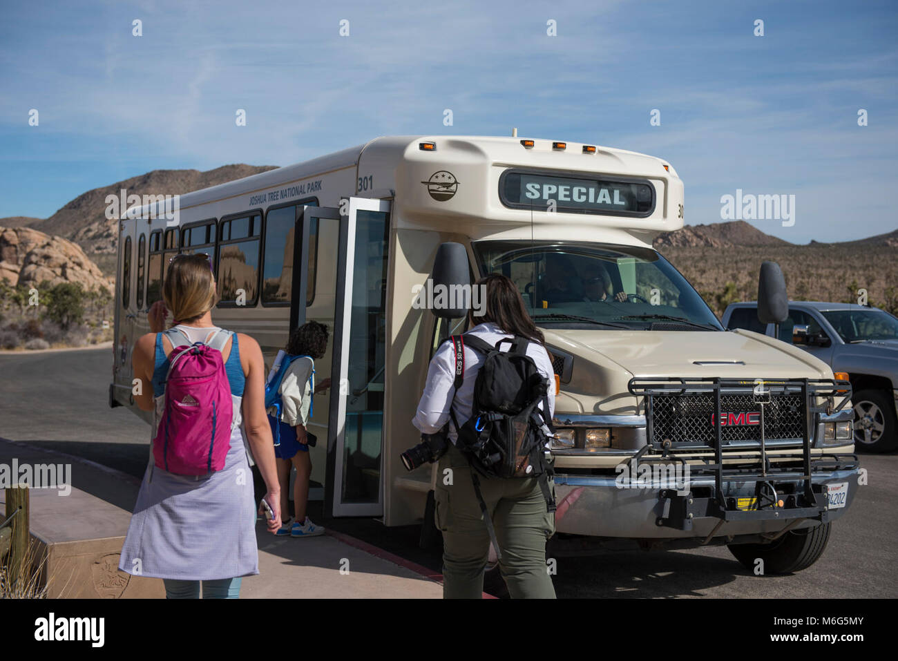 Roadrunner Shuttle and visitors Stock Photo - Alamy