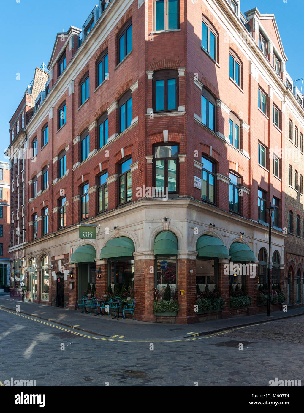 The Ivy Cafe, Marylebone Lane, London, England, UK Stock Photo - Alamy