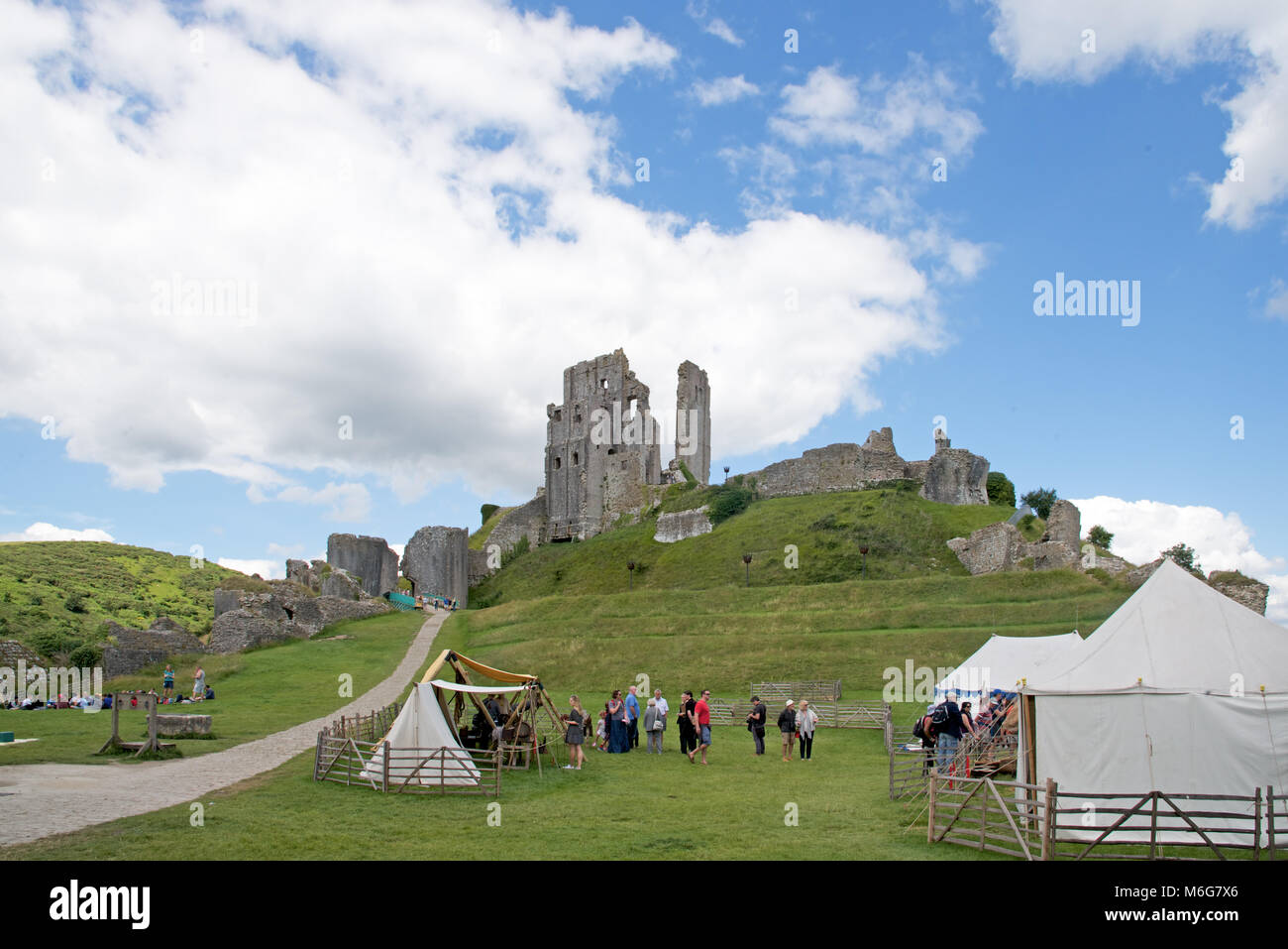 Castles grounds hi-res stock photography and images - Alamy