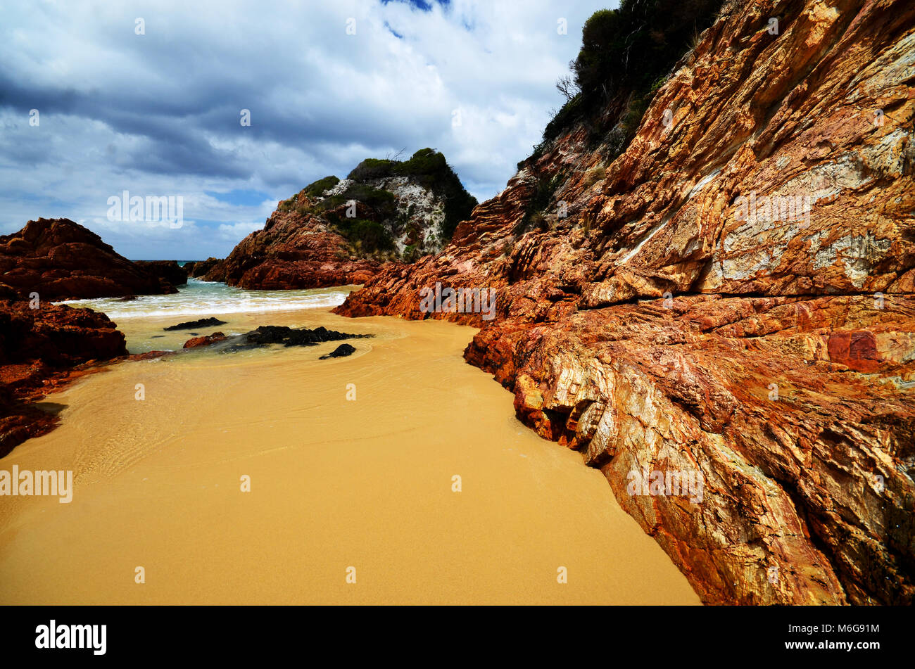 Australian rocky beach hi-res stock photography and images - Alamy