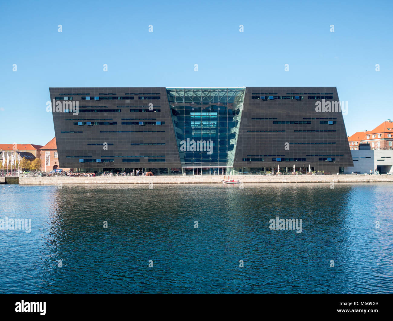 Black Diamond Building High Resolution Stock Photography and Images - Alamy