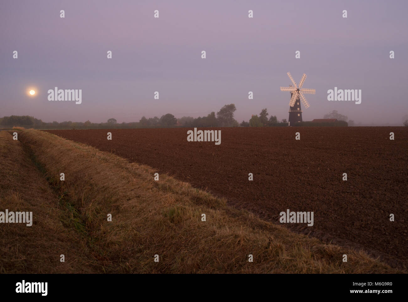 First morning sun windmills hi-res stock photography and images - Alamy