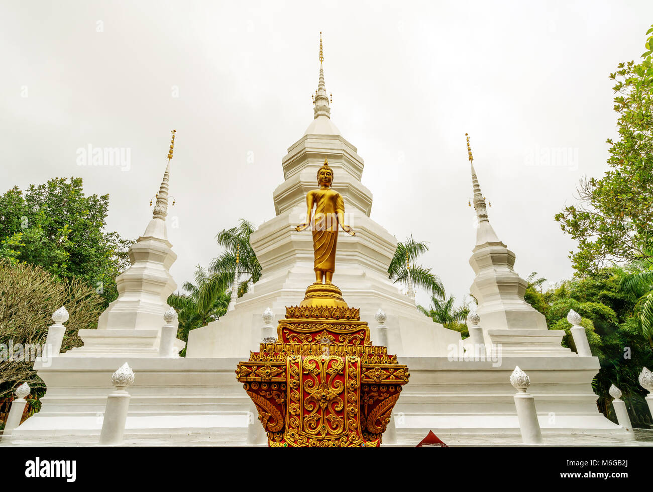 Asoke temple hi-res stock photography and images - Alamy