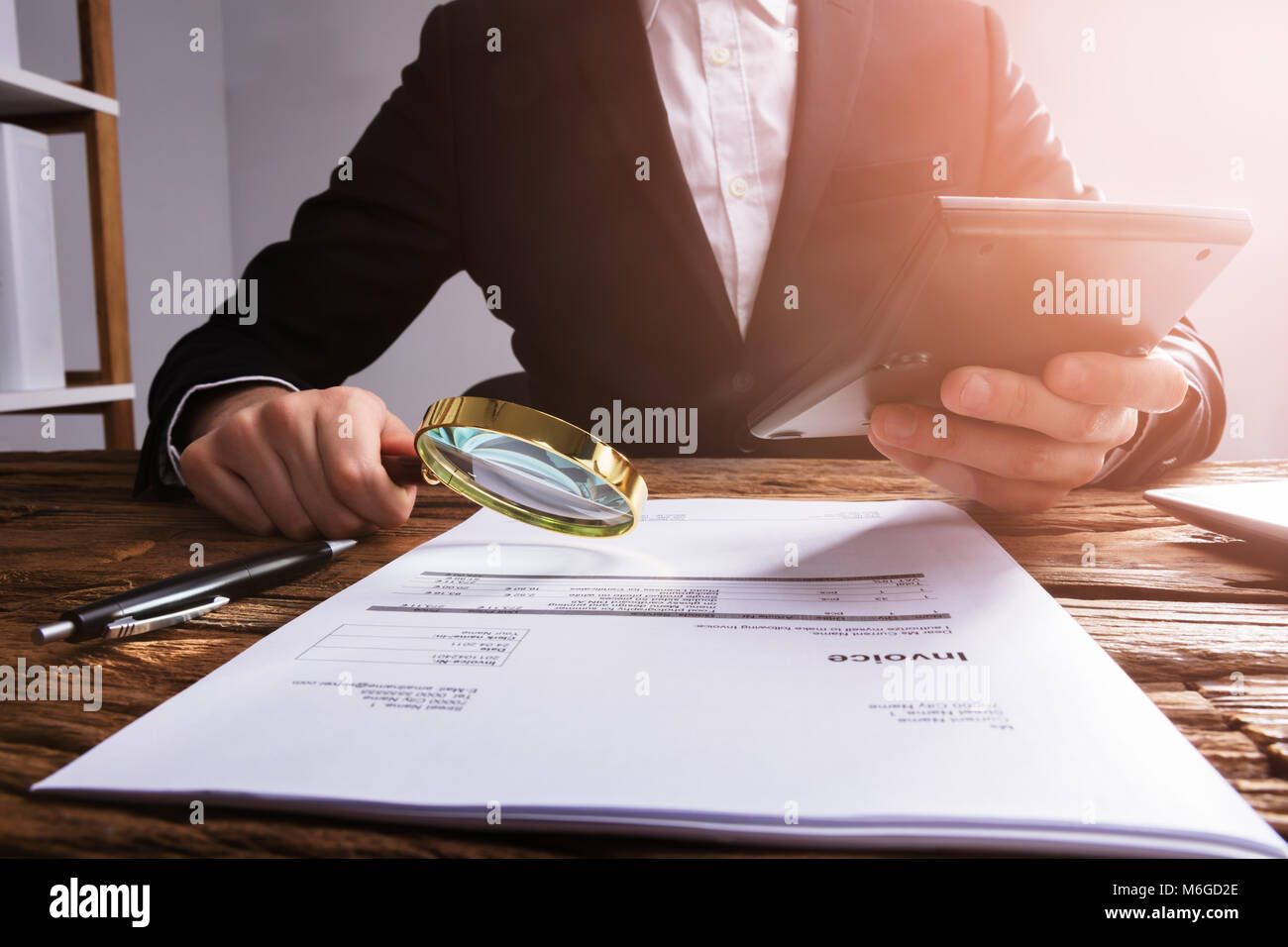 Magnifying glass numbers hi-res stock photography and images - Alamy