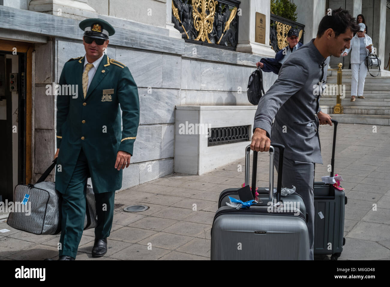 Tourist at checkout hi-res stock photography and images - Alamy