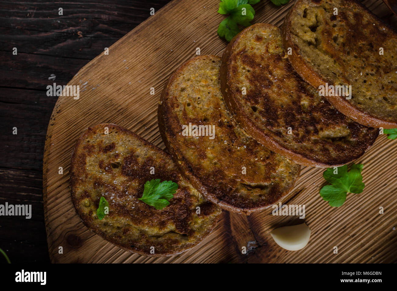 French garlic toast with vegetable salad, food photography, delish bio ...