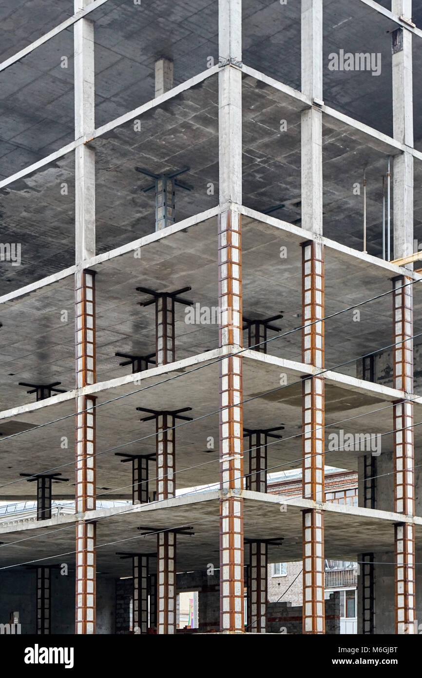 Monolithic construction of a multistory apartment building ...