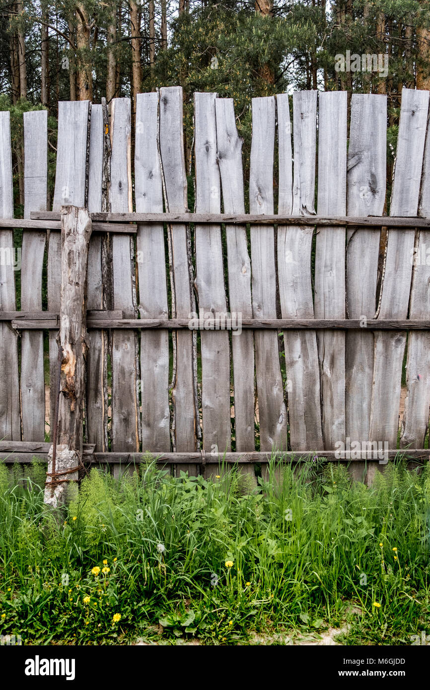 Old fence hi-res stock photography and images - Alamy