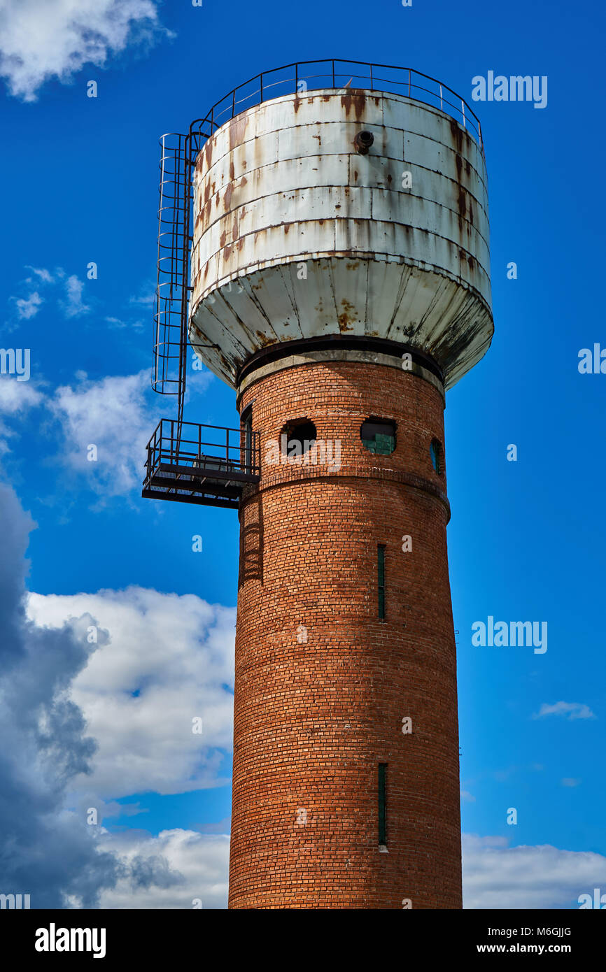 Metal water tower hi-res stock photography and images - Alamy
