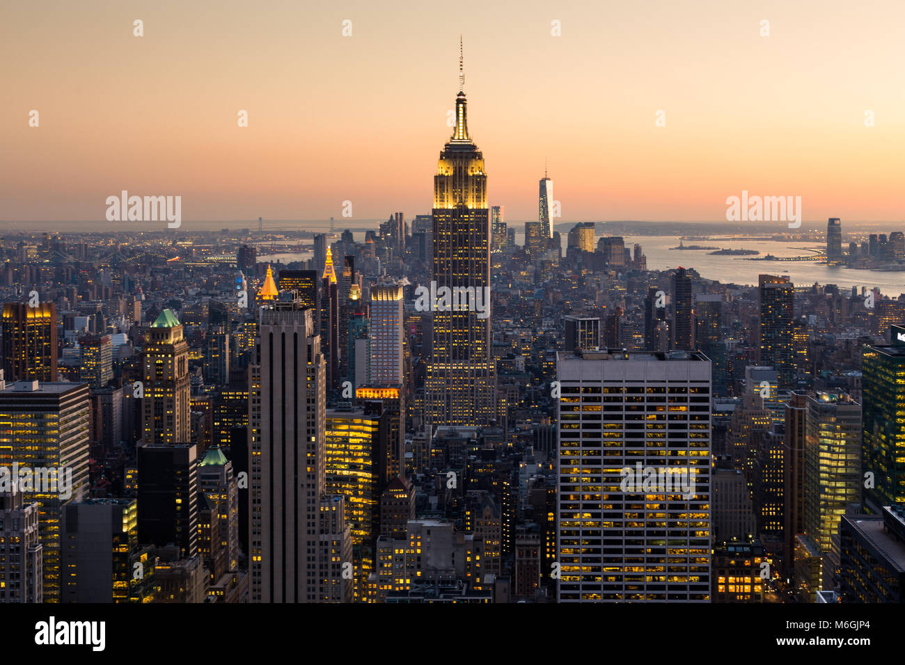 City skyline pollution hi-res stock photography and images - Alamy