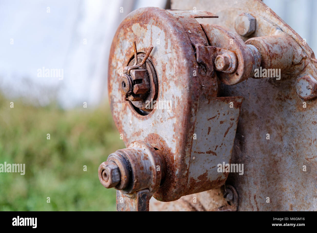 House lifting jack. Old rusty mechanical screw jack. Close-up Stock ...