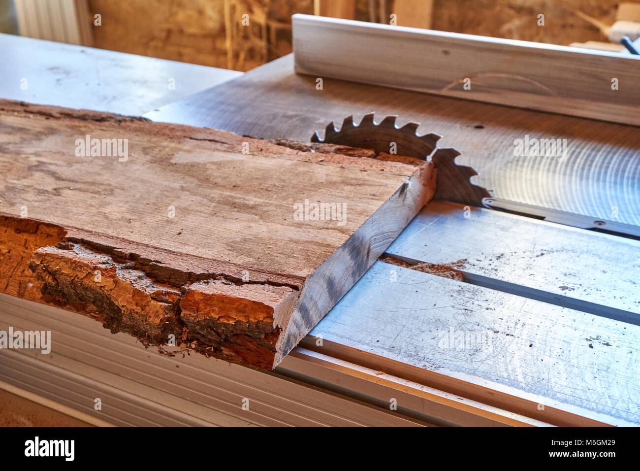 Carpenter sawing particle board hi-res stock photography and images - Alamy