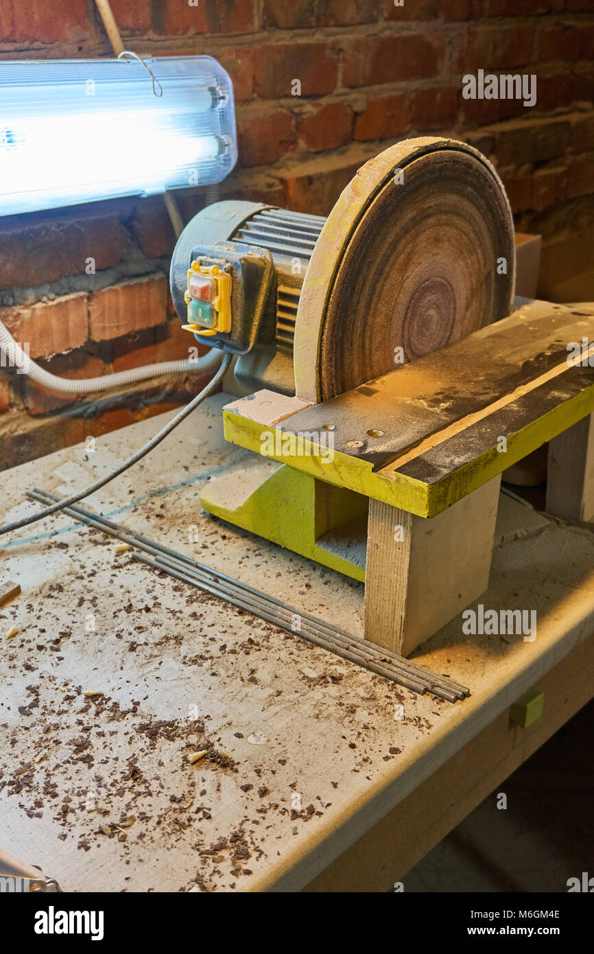 Bench grinder hi-res stock photography and images - Alamy