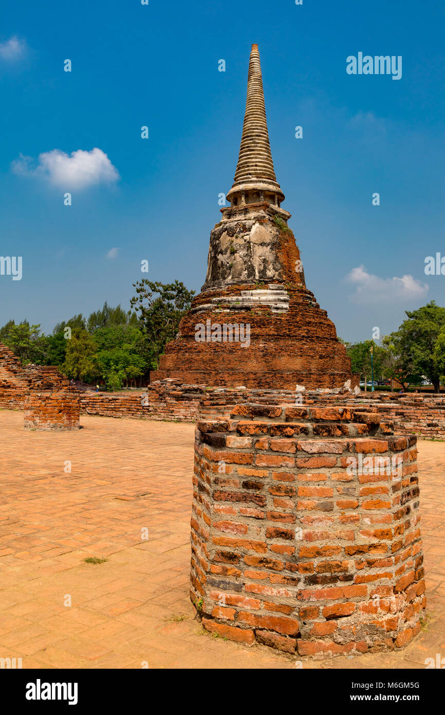 Wat Maha That Ayutthaya Thailand 01 March, 2018 The ruins of Wat Maha That Stock Photo - Alamy