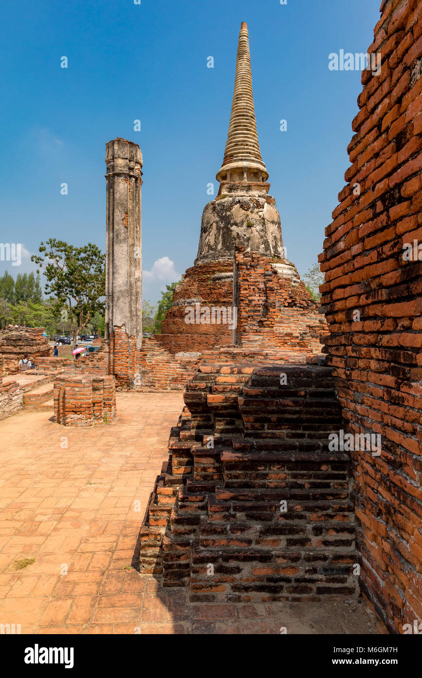 Wat Maha That Ayutthaya Thailand 01 March, 2018 The ruins of Wat Maha That Stock Photo - Alamy