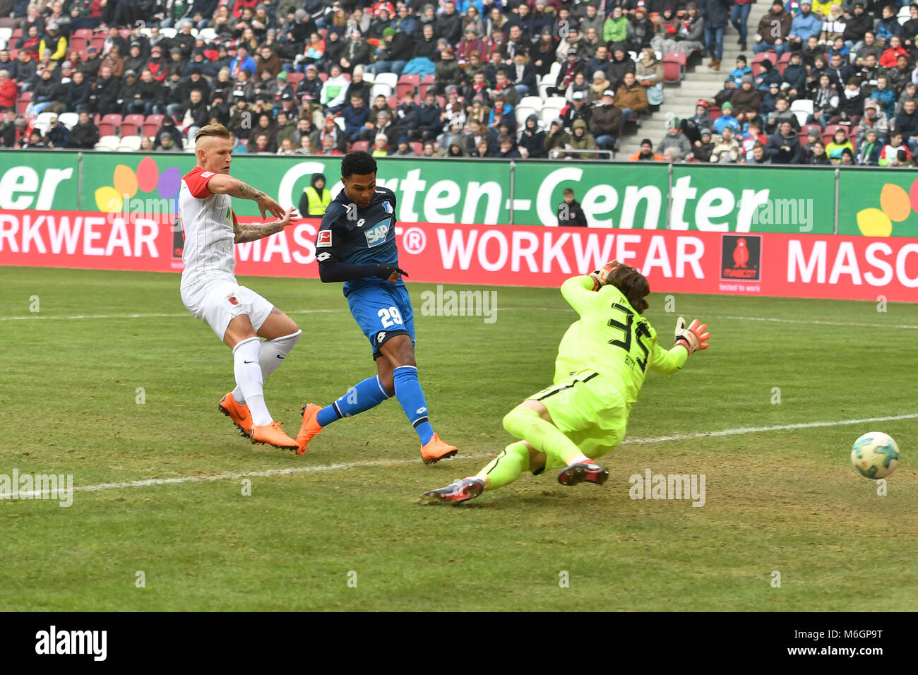 Serge GNABRY (1899 Hoffenheim) schiesst das goal zum 0-2 versus ...