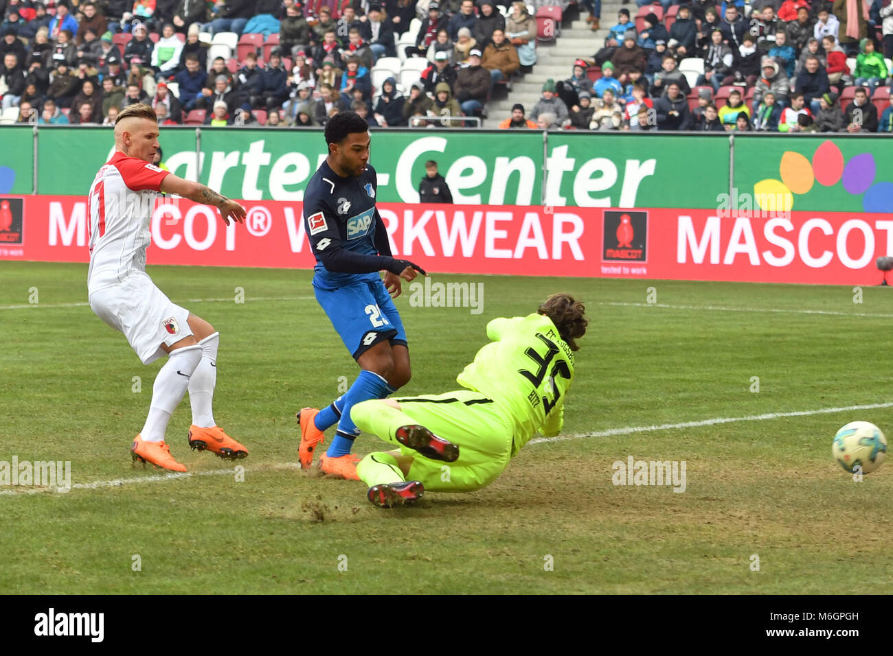 Serge GNABRY (1899 Hoffenheim) schiesst das goal zum 0-2 versus ...