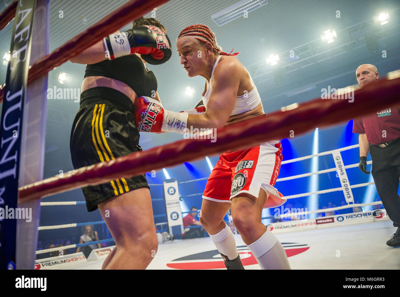 Karlsruhe, Deutschland. 03rd Mar, 2018. Maria Lindberg (SVE) (rot ...