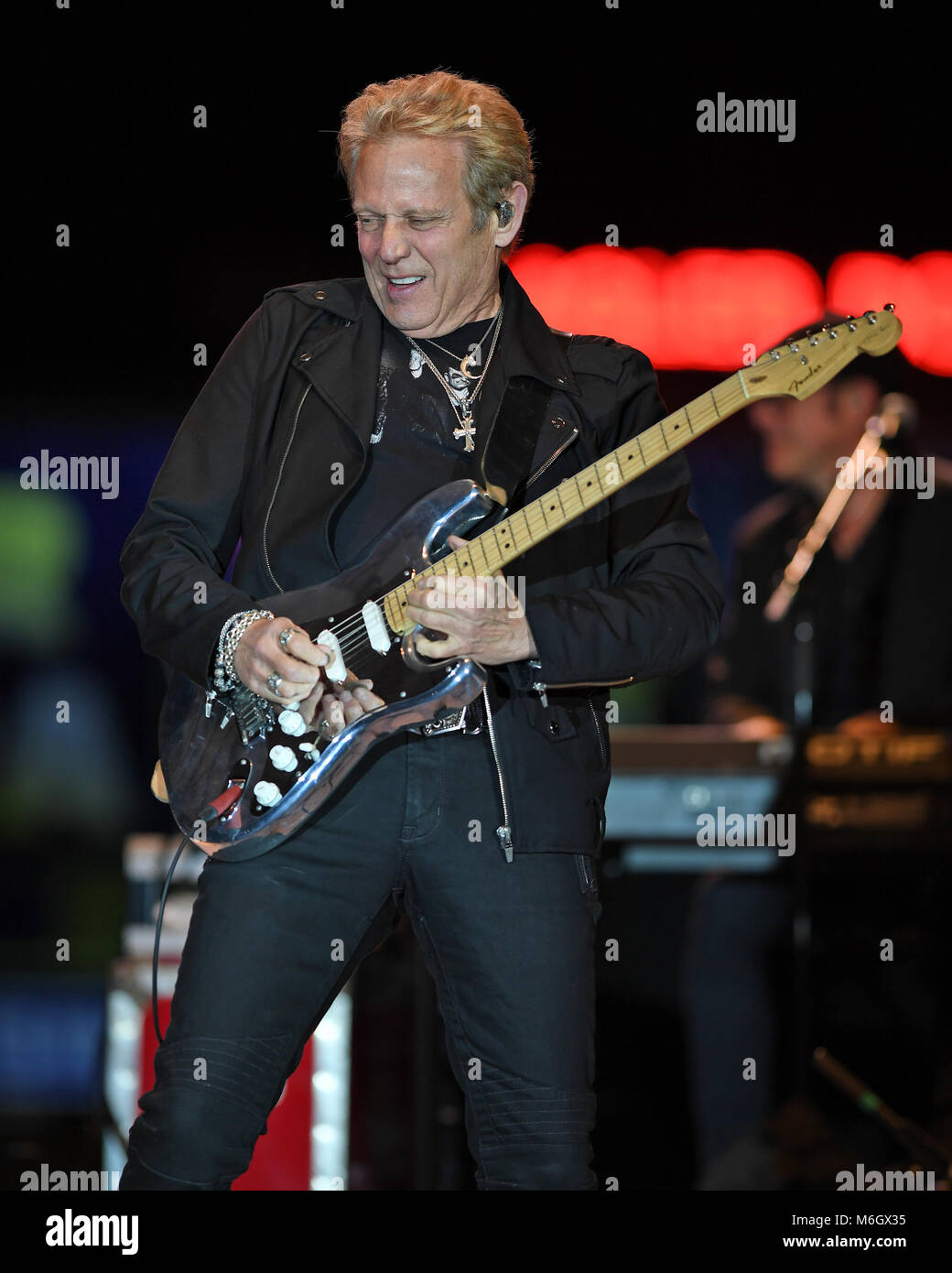 Don felder guitarist hi-res stock photography and images - Alamy