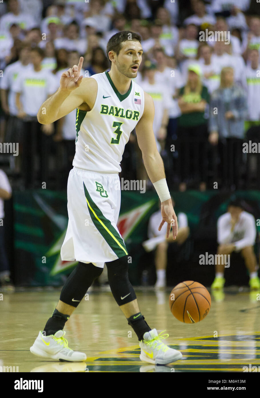Waco, Texas, USA. 27th Feb, 2018. Baylor Bears guard Jake Lindsey (3 ...