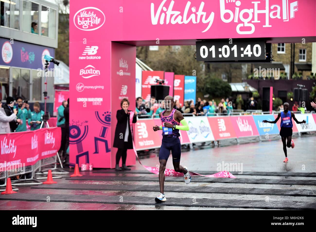 Half marathon finish line hi-res stock photography and images - Alamy
