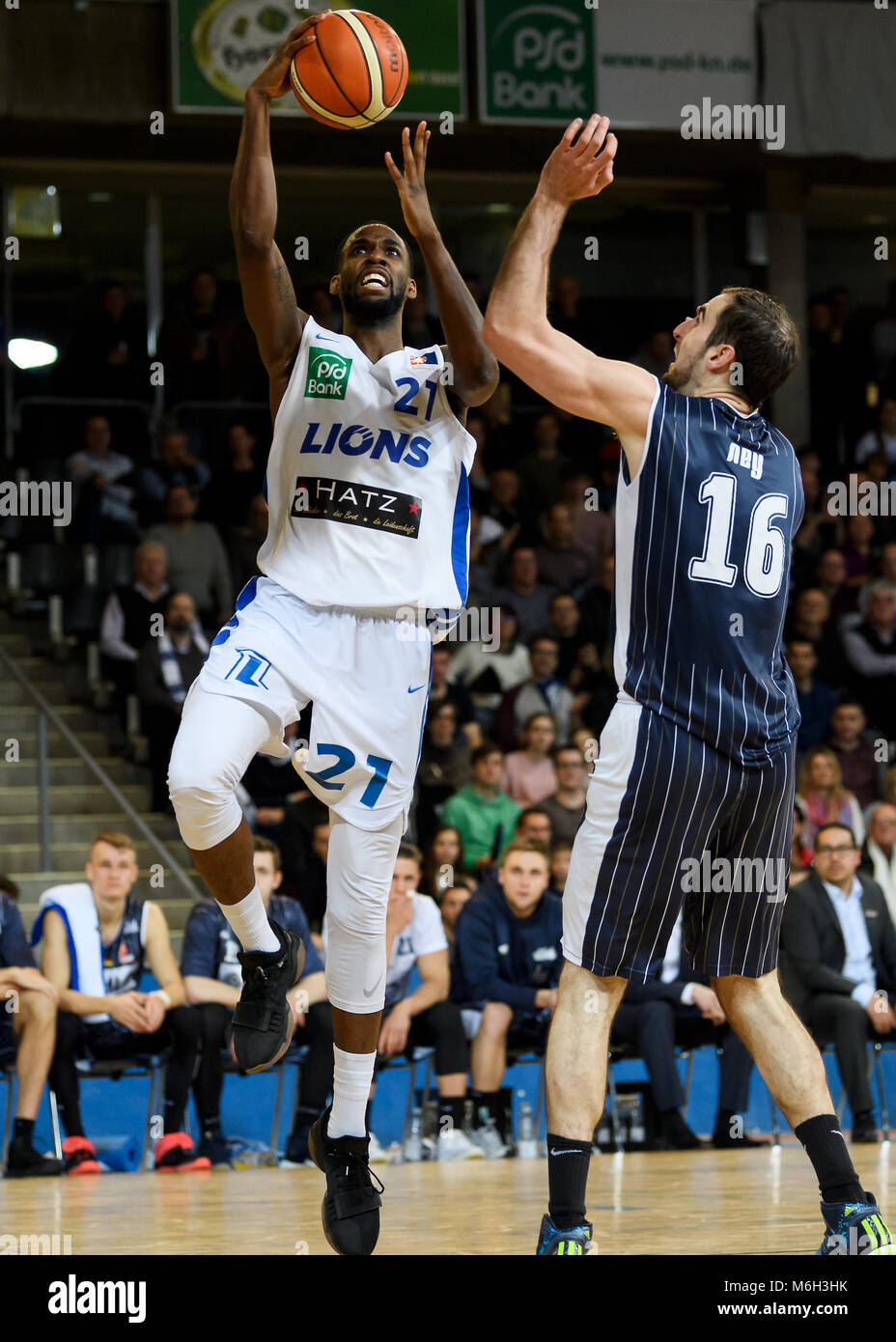 Karlsruhe, Deutschland. 04th Mar, 2018. Orlando Isaiah Parker (Lions Karlsruhe) im duels with ...