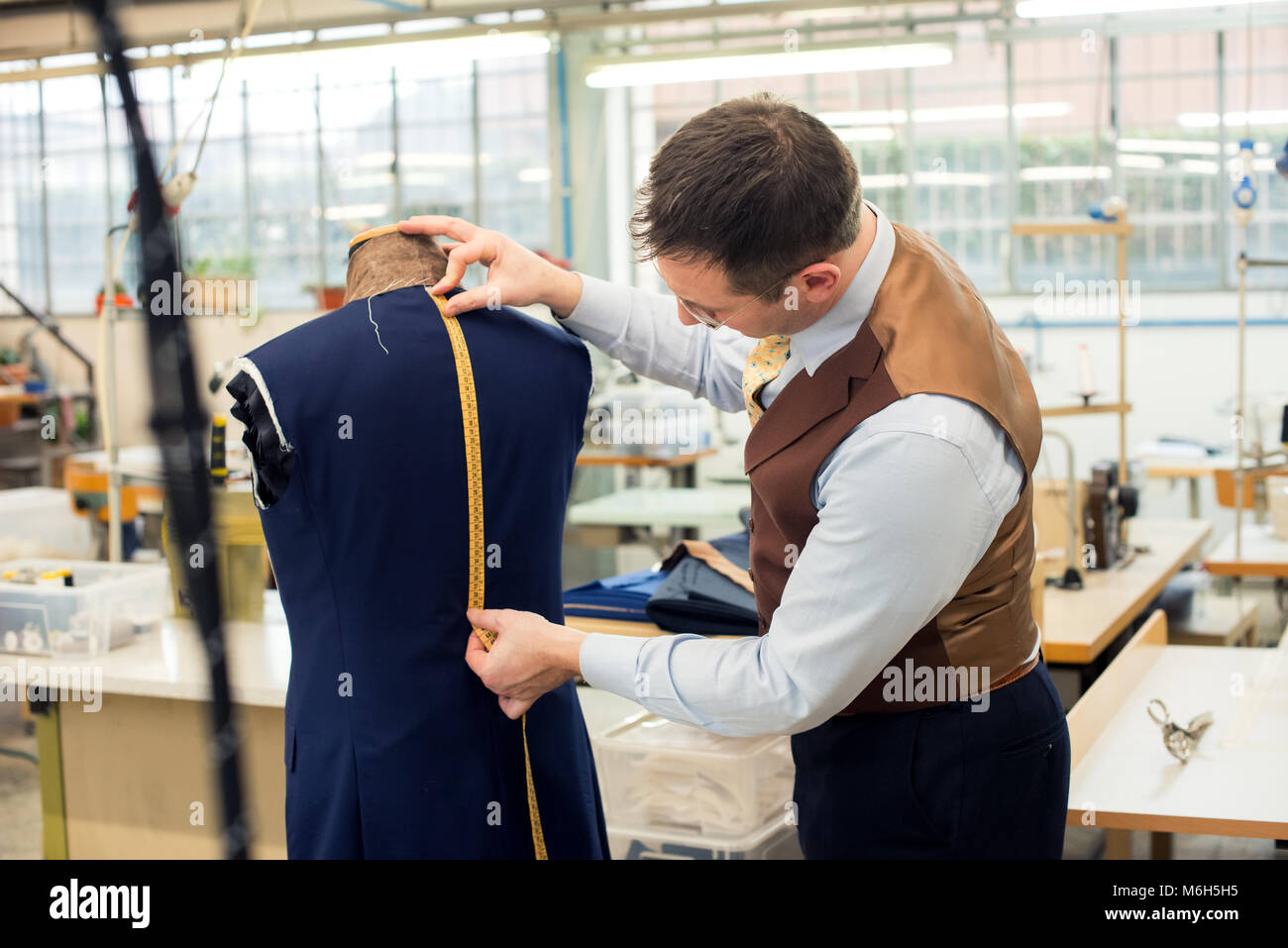 Tailor measurements hi-res stock photography and images - Alamy