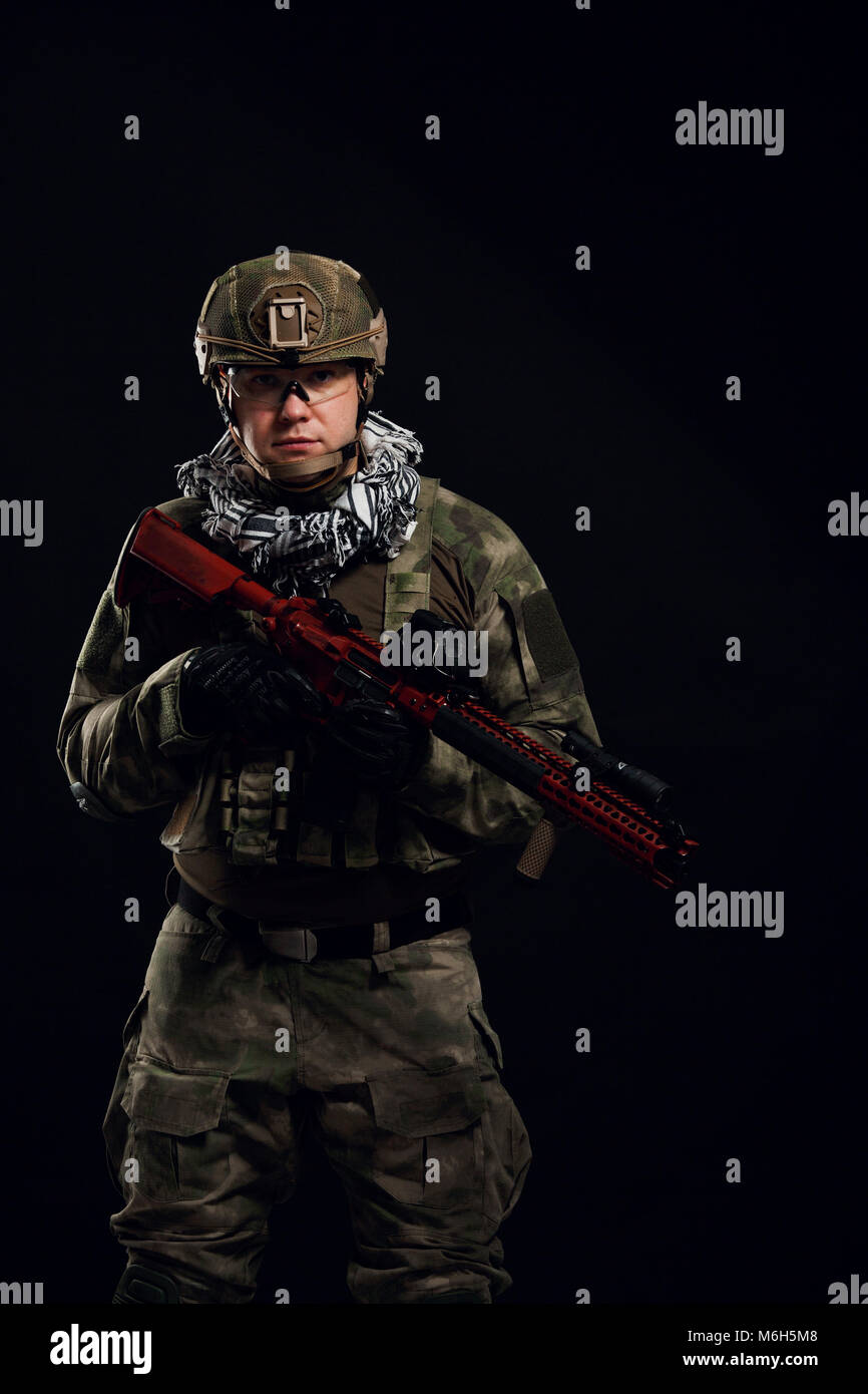 Image of soldier with gun Stock Photo - Alamy