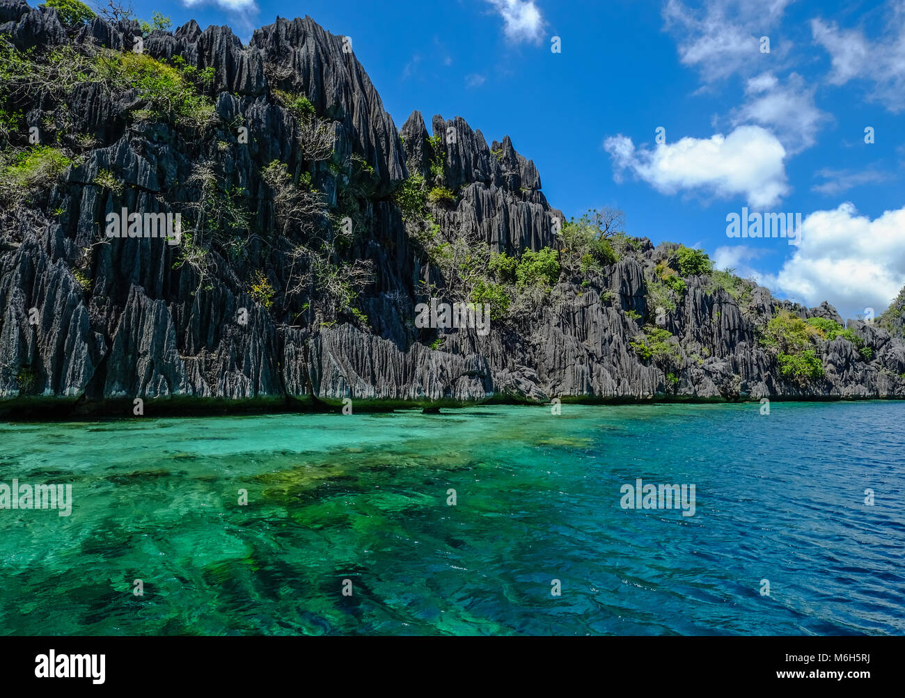 Blue sea with green islands in Coron, Philippines Stock Photo - Alamy
