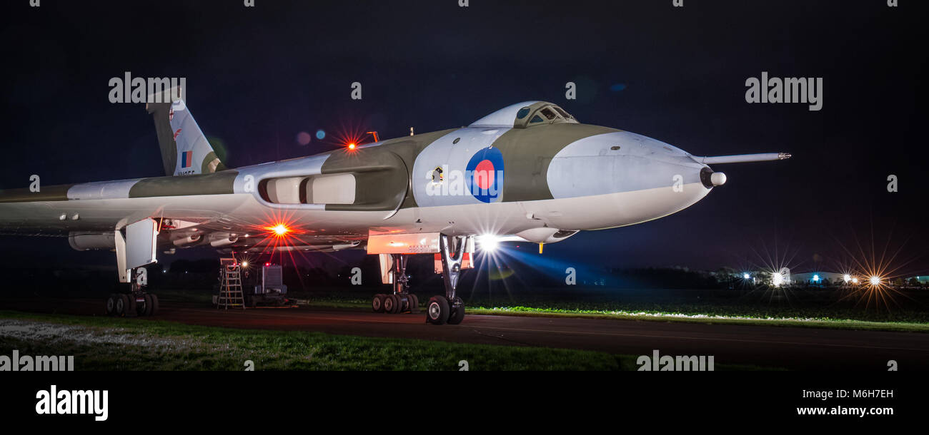 Vulcan bomber blue steel hi-res stock photography and images - Alamy