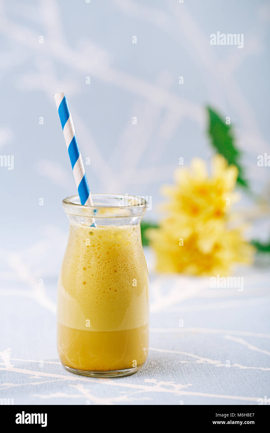 Golden twist hi-res stock photography and images - Alamy