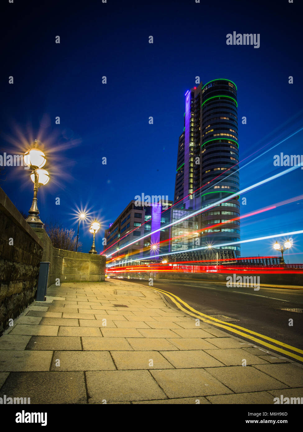 Victoria place leeds hi-res stock photography and images - Alamy